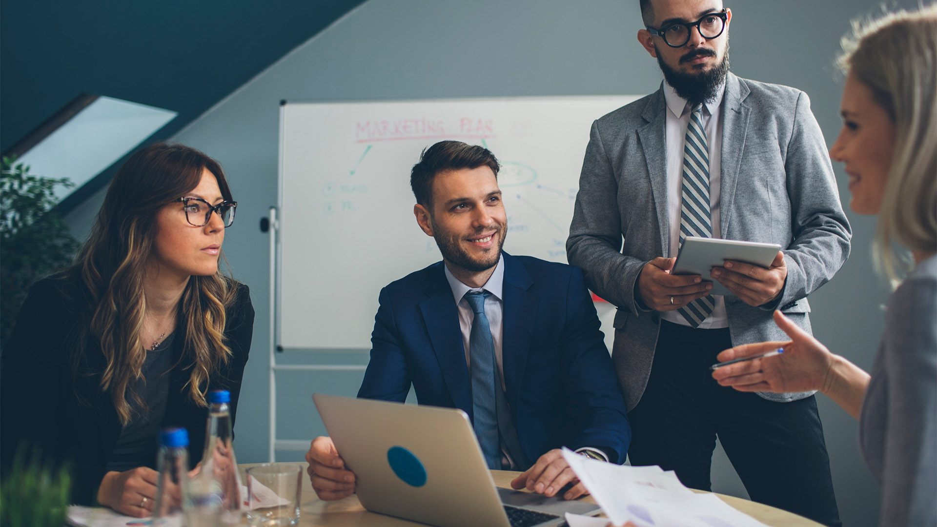 Concepteur Web: Guide étape par étape pour lancer votre carrière